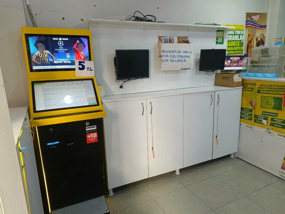 Şans oyunları Milli Piyango Yıldırım Gişesi, İstanbul, foto