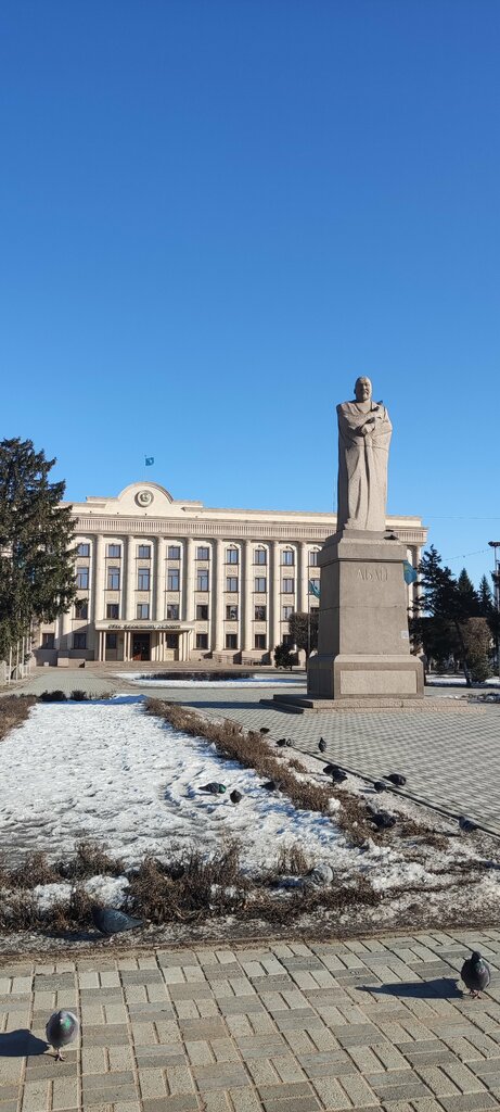 Anıt, heykel Monument to Abai Kunanbayev, Pavlodar, foto