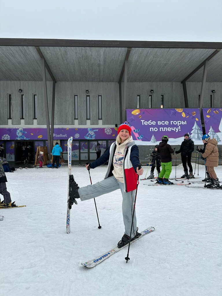 Kiralama noktası Пункт проката горнолыжного оборудования, Minskaya oblastı, foto