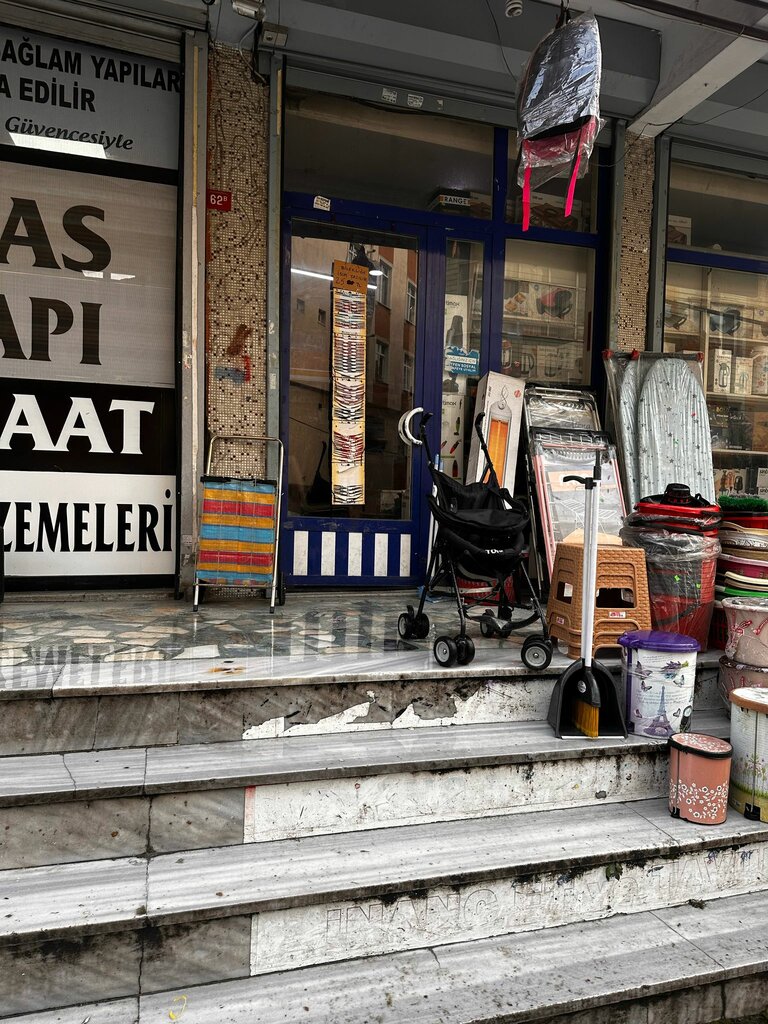 Ucuzluk mağazası Nur Avm Ucuzluk Pazarı, İstanbul, foto