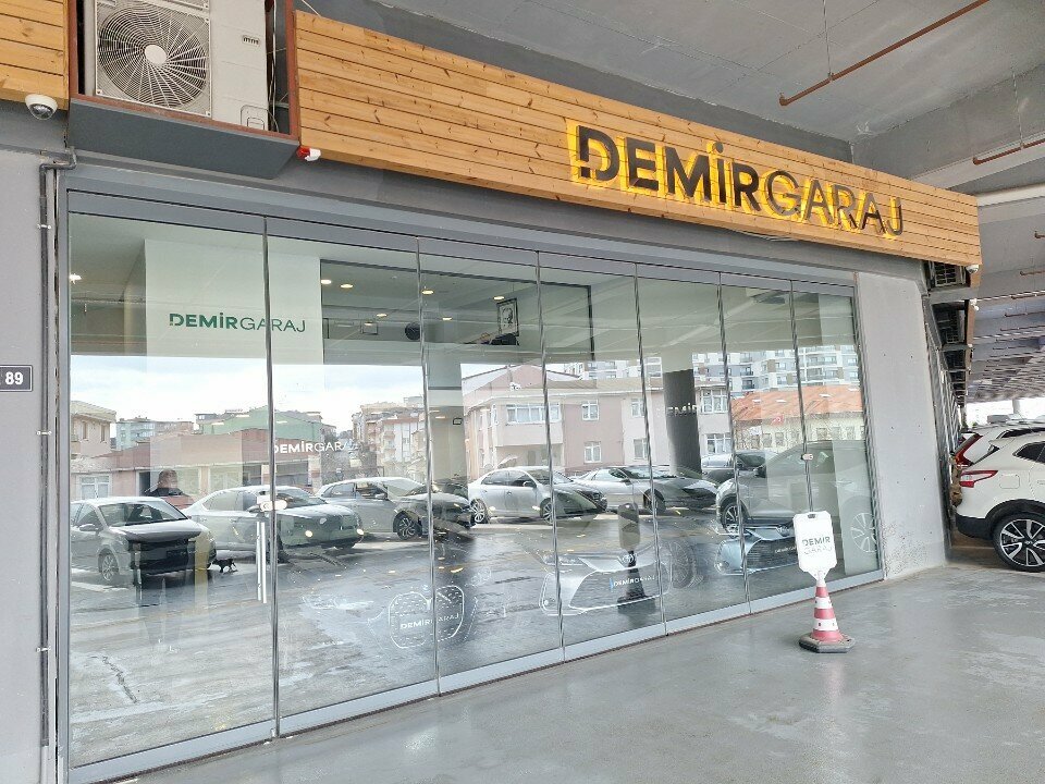 Otomobil satış galerileri DemirGaraj, İstanbul, foto
