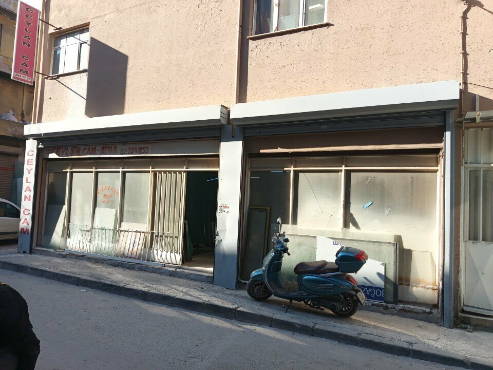 Sanayi kuruluşu Ceylan Cam Ayna, İzmir, foto