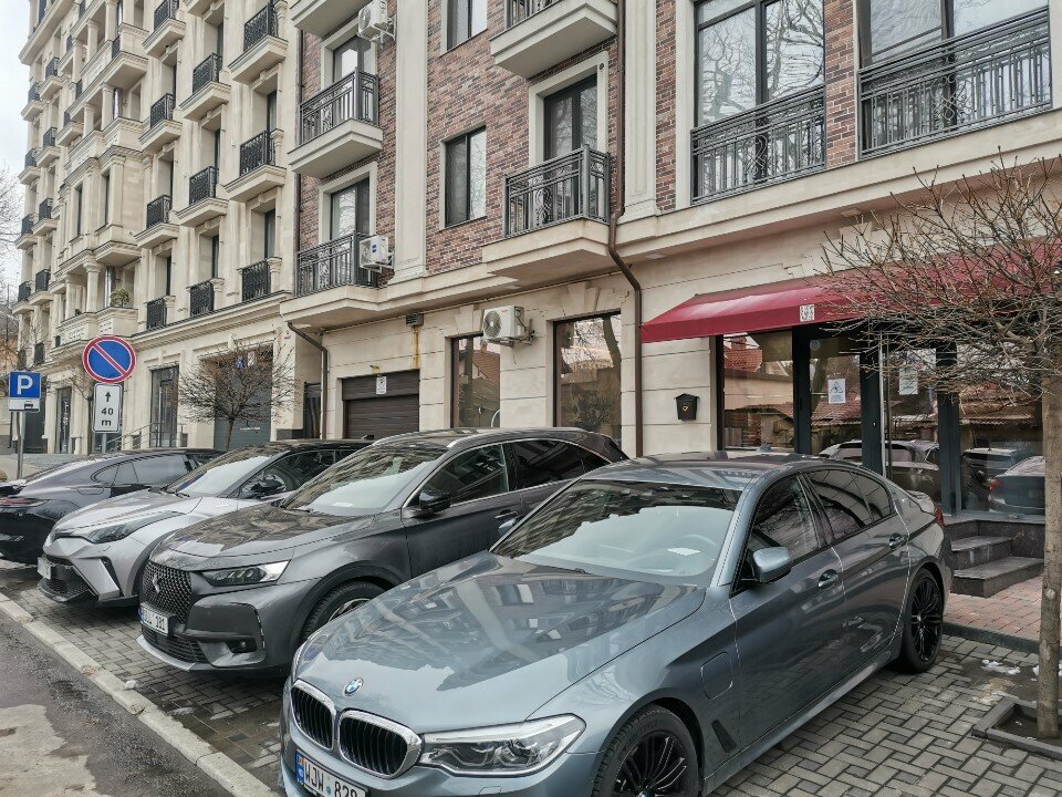 Güzellik salonu Brow Bar & More, Kişinev, foto