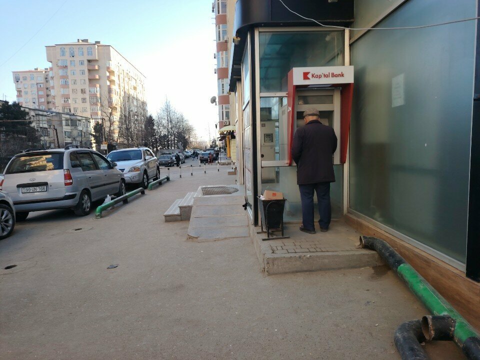 ATM'ler Kapital Bank, Bakü, foto
