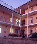 Жемчужина (улица Ракетчиков No:25, посёлок городского типа Новофёдоровка), otel  Kırım Cumhuriyeti'nden