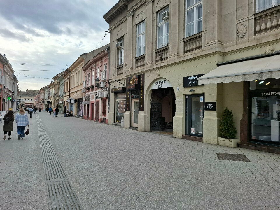 Mühürlerin ve pulların Graver, Novi Sad, foto