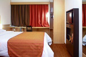 Ibis Asuncion (Asuncion, Avenida Aviadores del Chaco), otel  Asunción'dan
