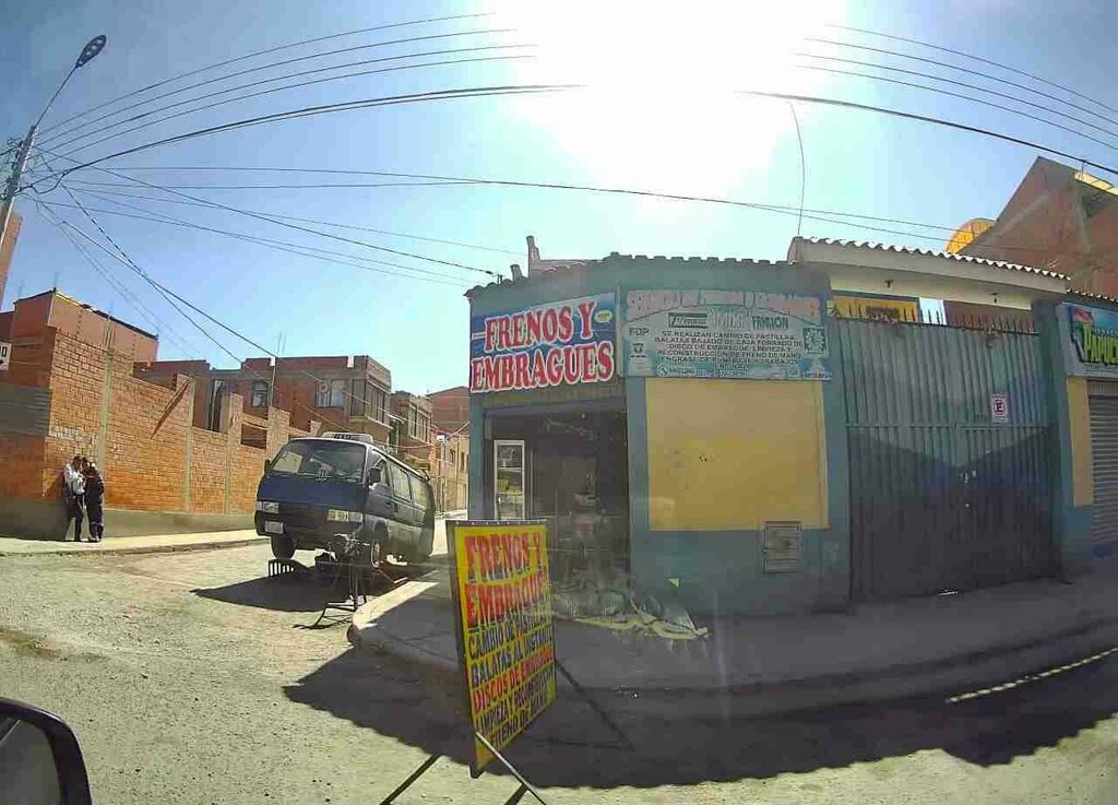 Oto döşeme Brake and Clutch Service Miki, El Alto, foto