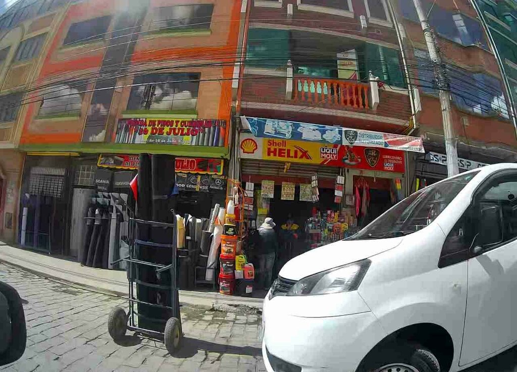 Motosiklet yedek parçaları Lubricentro, El Alto, foto