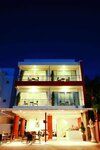 One World One Home Naiharn Hotel (Mueang Phuket, Rawai, 39/59 - 60), otel