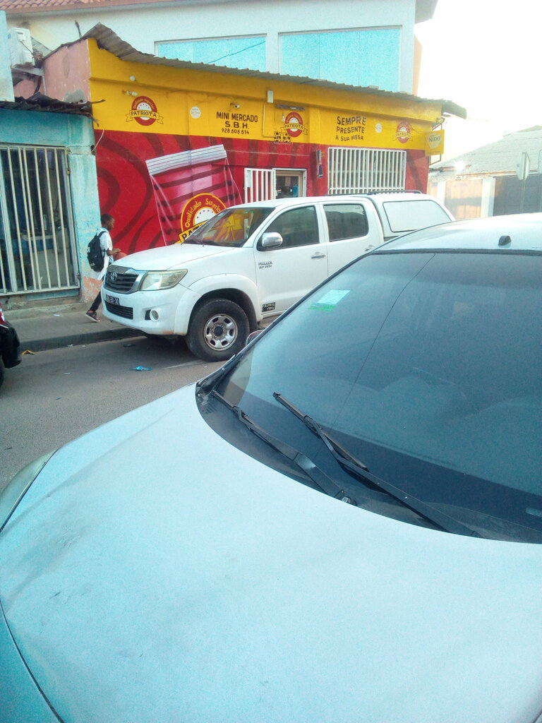 Büyük mağazalar Mine mercado, Loanda, foto