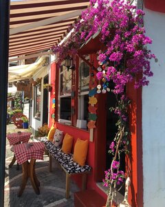 Kırmızı kapı (Düzce, Akçakoca, Yukarı Mah., Cumhuriyet Cad., 32), kafe  Akçakoca'dan