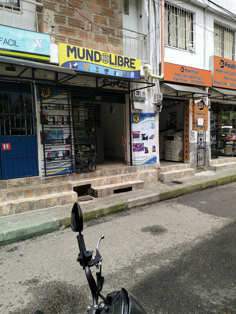 Mini-market Mundolibre La Tienda Del Celular Y La Tecnologia, Medellin, foto