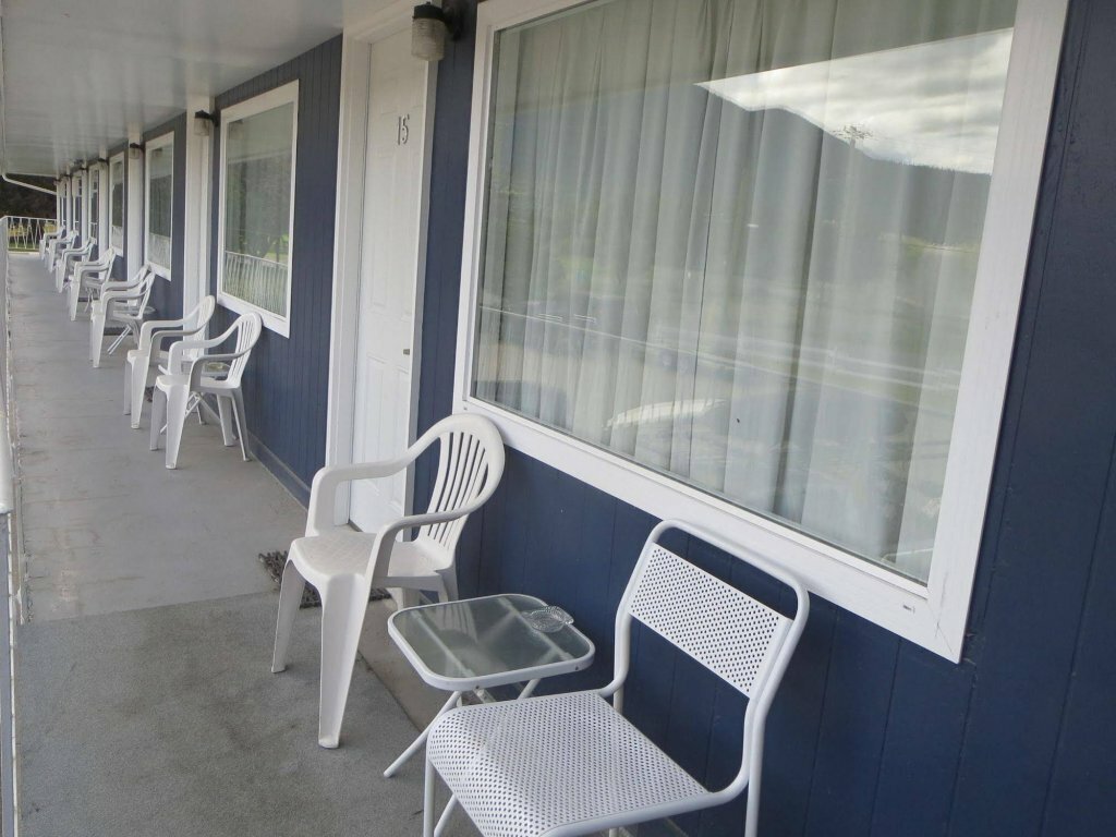 Otel Round-Up Motel, Britanya Kolumbiyası, foto