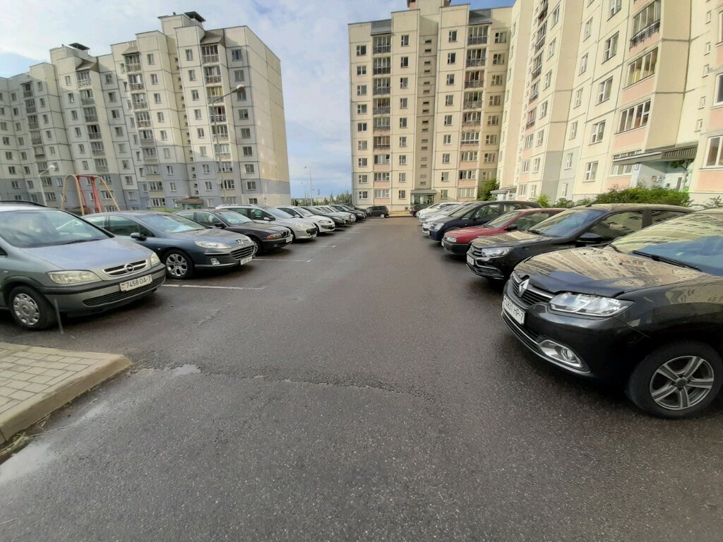 Otoparklar Car park, Minsk, foto