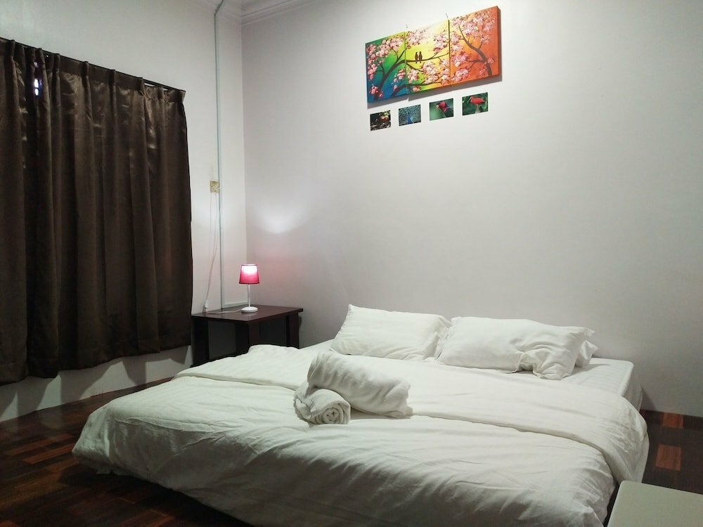 Otel Three Little Birds Home - Hostel, Malakka, foto