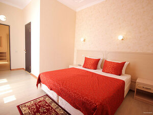 Luchezarny (Beryozovaya ulitsa No:3, selo Vityazevo), otel  Krasnodarski krayından