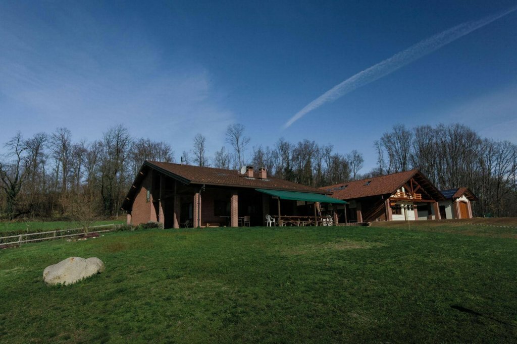 Otel Agriturismo Altana del Motto Rosso, Piyemonte, foto