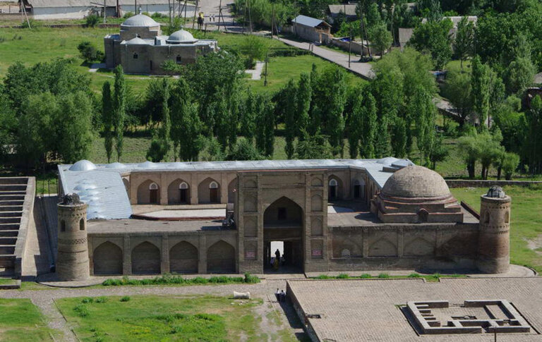 Turistik yerler Старое медресе, Hisor Bölgesi, foto