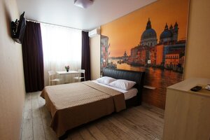 East Residence (улица Драгоманова No:2А), otel  Kiev'den