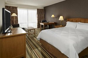Clarion Hotel & Conference Centre (Alberta, Calgary, 19 Street NE), otel  Calgary'den