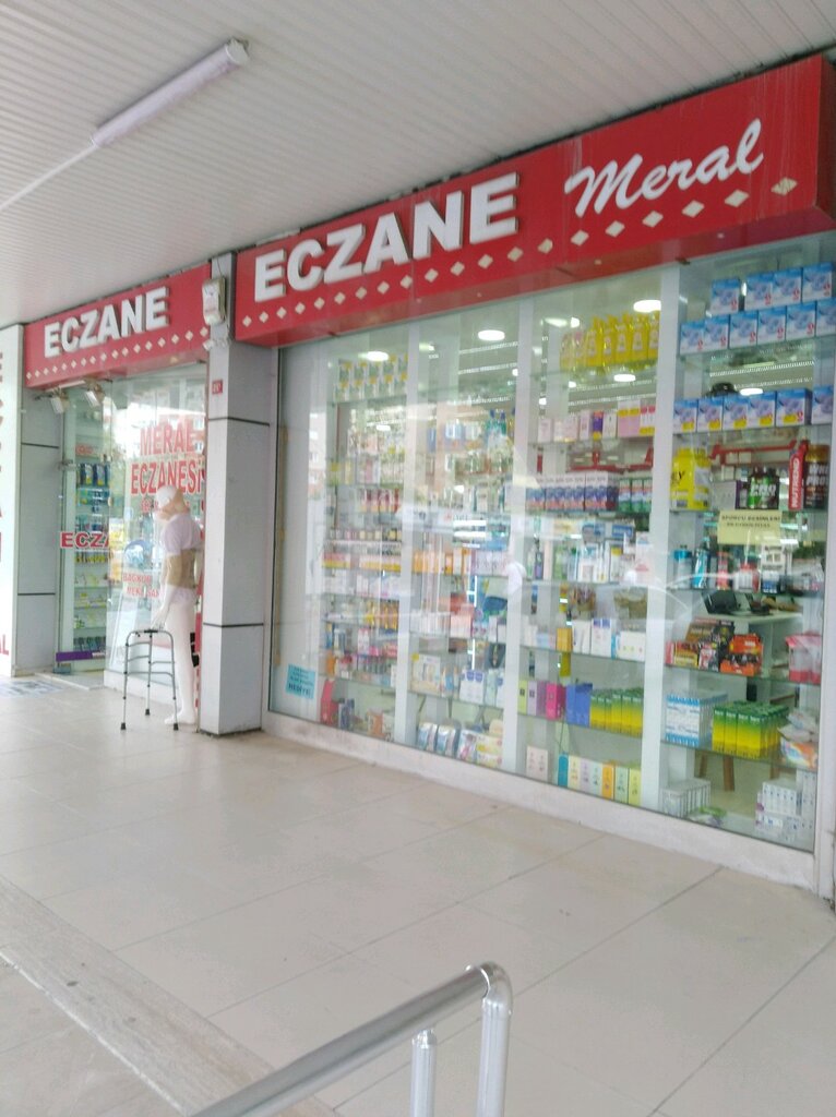Eczaneler Meral Eczanesi, İstanbul, foto