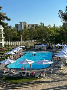 Tri bogatyrya (Simferopolskoe Highway No:58к2), otel  Anapa'dan