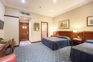 Hotel Artorius Rome (Via del Boschetto No:13), otel  Roma'dan