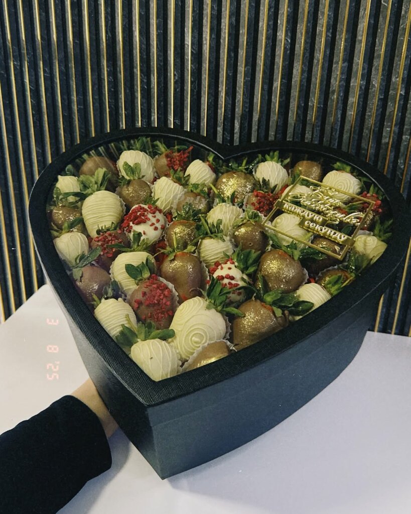 Pasta, şekerleme ve tatlı Aizhankasaten_cake, Almatı, foto