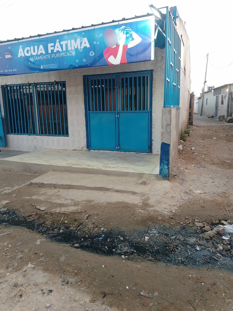 Su satışı Água Fátima, Loanda, foto
