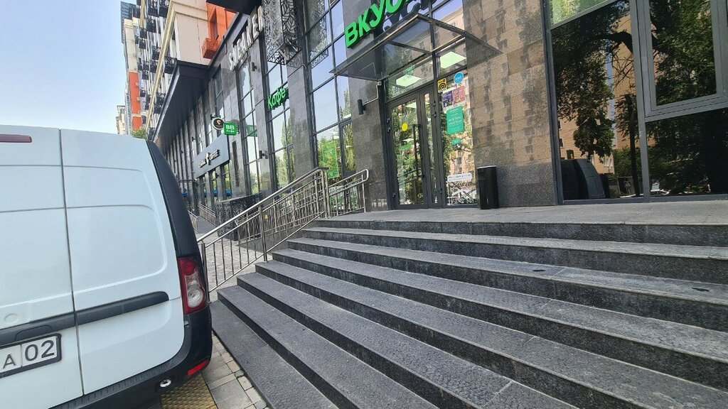 Akümülatör ve şarj cihazları Get Charged!, Almatı, foto