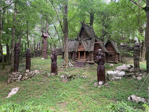 Müzeler ve sanat galerileri Glade of Fairy Tales, Kırım Cumhuriyeti, foto