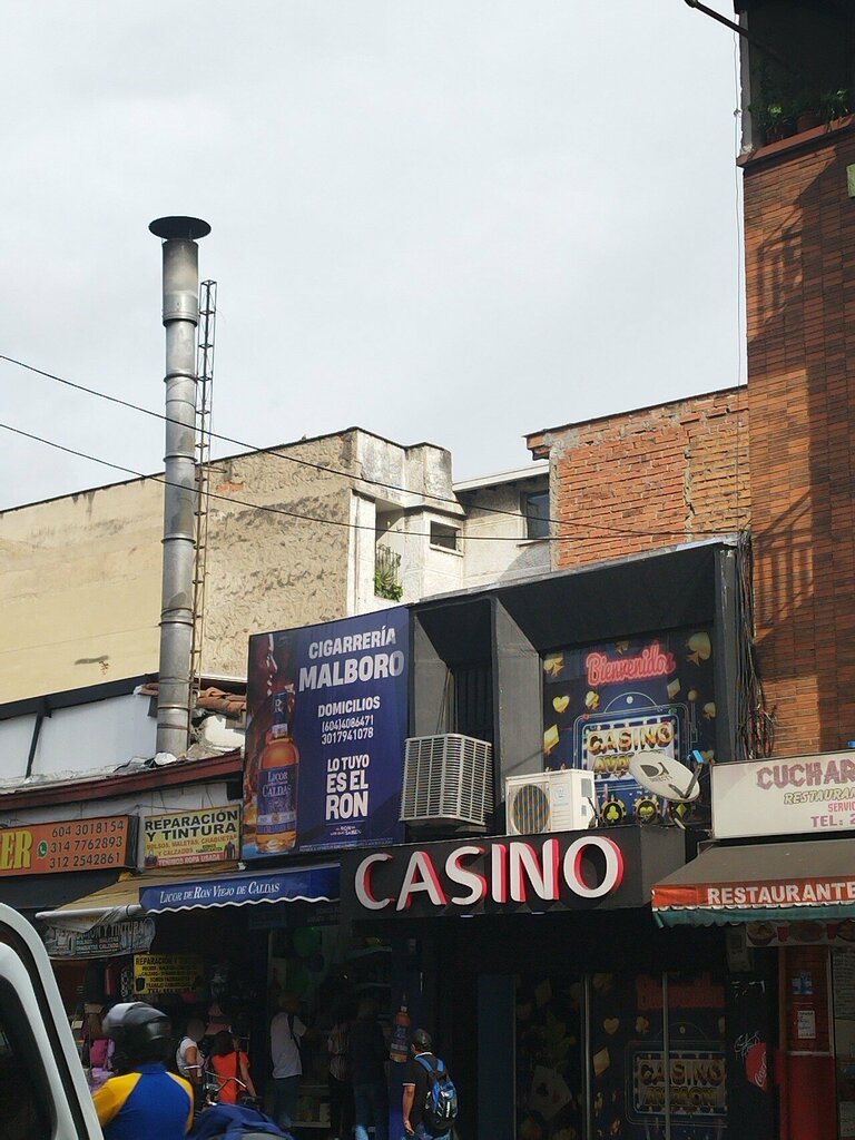 Depo Cigarreria malboro del palo, Medellin, foto