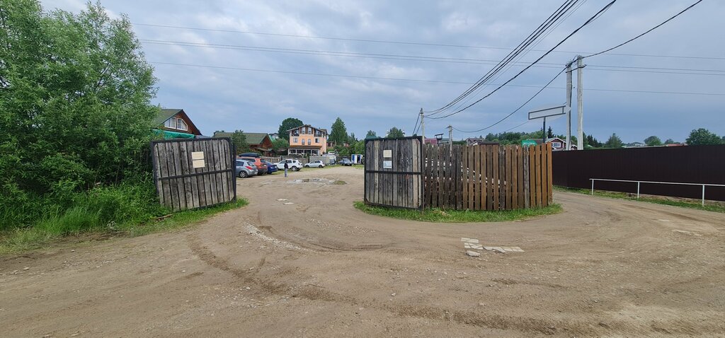 Otoparklar Parking lot, Yaroslavskaya oblastı, foto