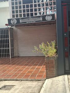 Barberia J & M (Valle del Cauca, Municipio de Santiago de Cali, Carrera 56, 6A-109), berberler  Cali'den