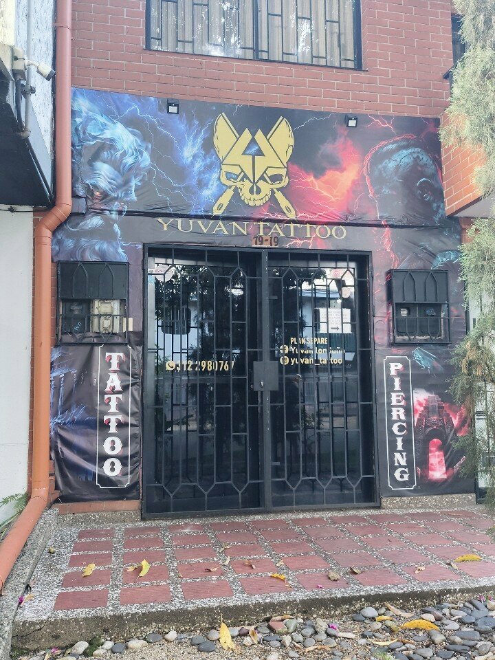 Dövmeciler Yuvan tattoo, Medellin, foto