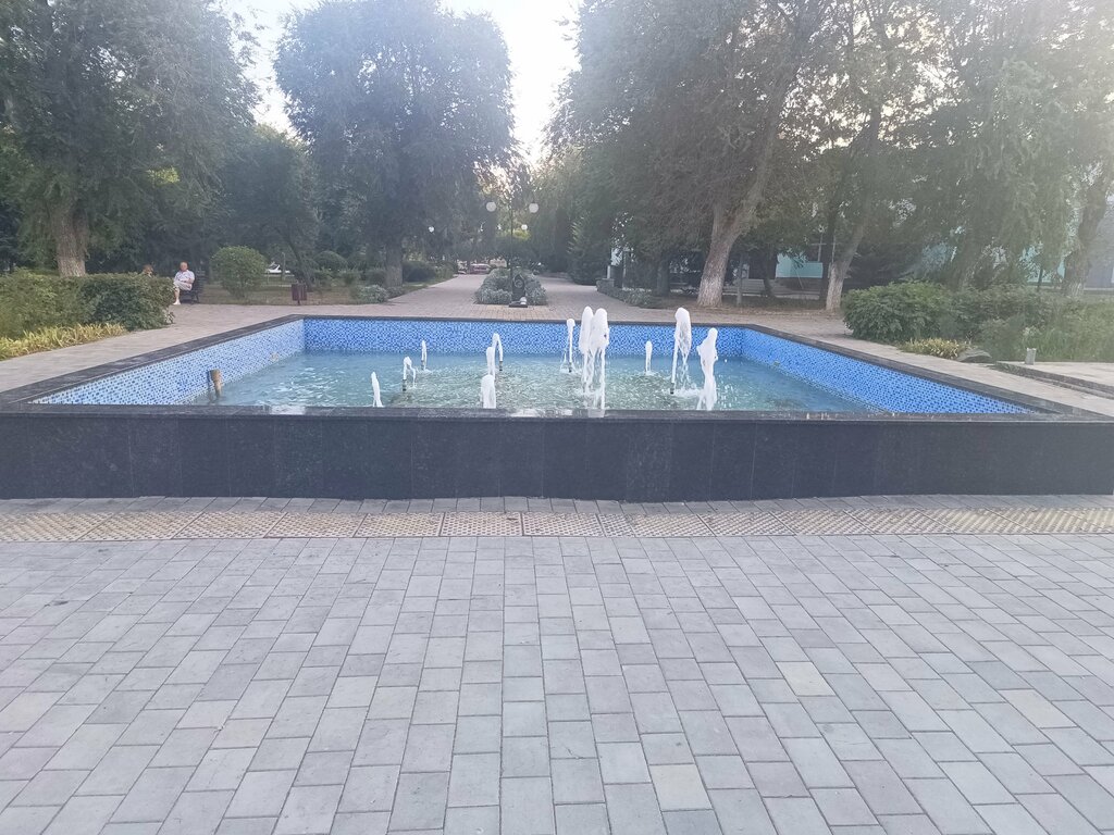 Çeşme фонтан Памяти героев Чернобыля, Yevpatorya, foto