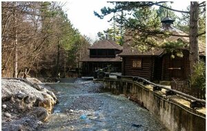 Gorniy Ruchey (No:1, посёлок городского типа Виноградное), restaurant  Kırım Cumhuriyeti'nden