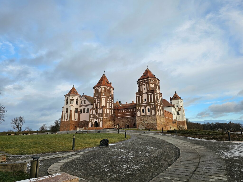 Müzeler ve sanat galerileri Мирский замок, Grodnenskaya oblastı, foto