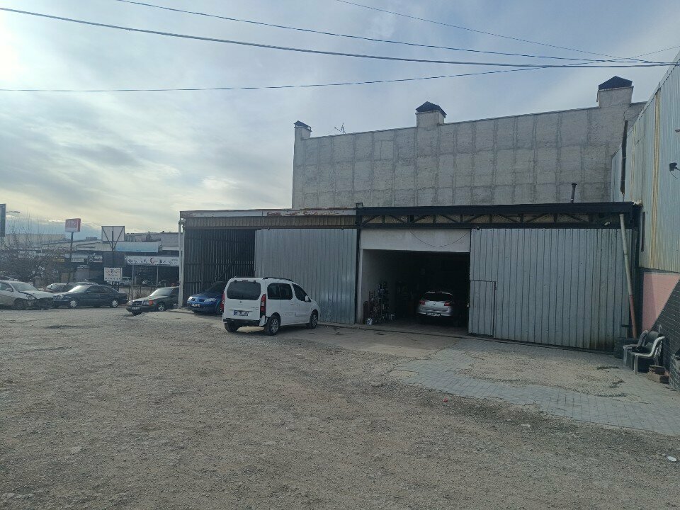 Araba boyama Zirve Göçük Tamir, Ankara, foto