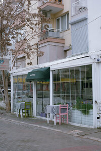 Mor Beyaz Butik Mutfak (İzmir, Karabağlar, Bahçelievler Mah., 372. Sok., 36A), restoran  İzmir'den