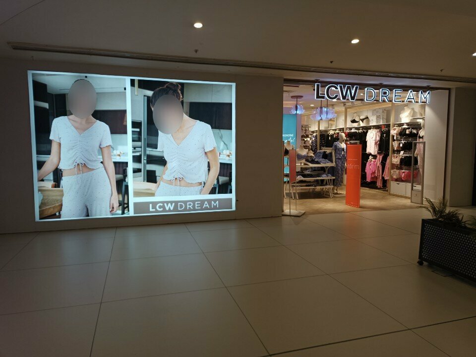i̇ç giyim ve mayo mağazası Lcw Dream, Bursa, foto