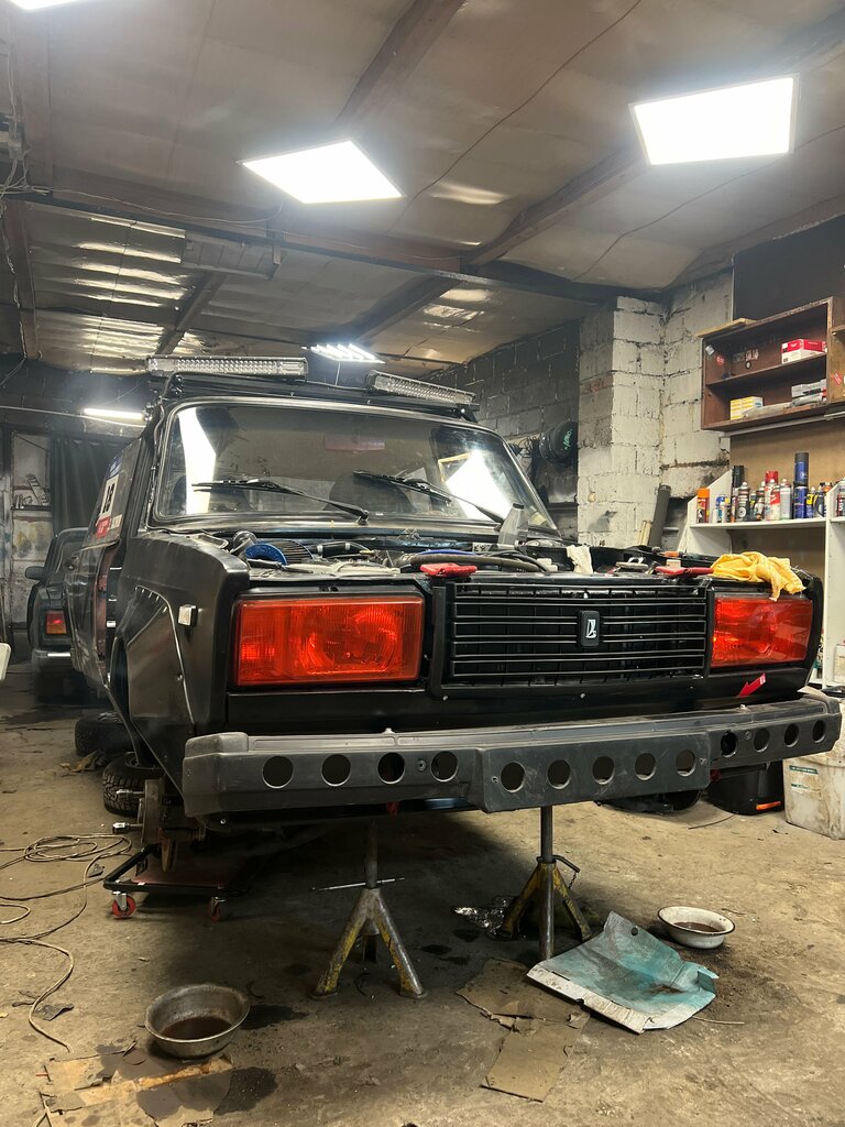Otomobil servisi Side by Side Custom Garage, Mytişçi, foto