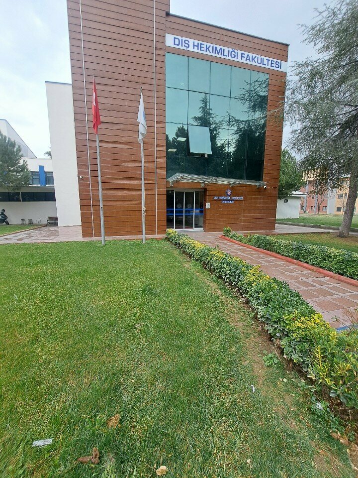 Üniversiteler Ege Üniversitesi Diş Hekimliği Fakültesi, İzmir, foto