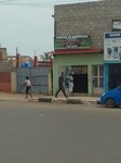 Kunzeka os magníficos (Luanda Province, Municipality of Kilamba Kiaxi, Maria Eugenia Neto A), büyük mağazalar  Loanda'dan