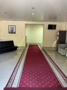 Lux (ulitsa Kalinina No:1А, Vladikavkaz), pansiyonlar, hosteller  Vladikavkaz'dan