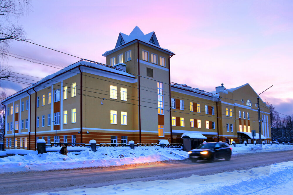 Sanat okulları Lodeynopolsky Children's Center for Aesthetic Development, Lodeynoe Pole, foto