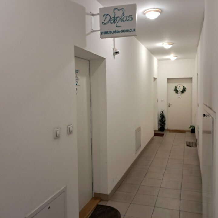 Özel ağız ve diş sağlığı klinikleri ve muayenehaneleri Dentas, Belgrad, foto