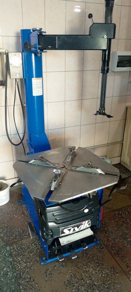 Oto lastik tamiri Tire fitting and repair, İvanovo, foto