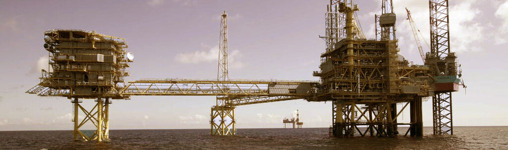 Petrol ürünleri üreticileri Smart Oil Field Technical Maintenance, Abu Dabi, foto